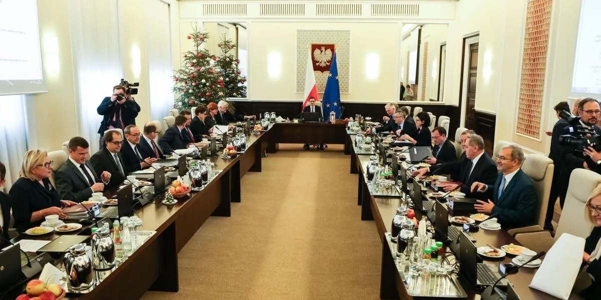 Nowa twarz w Radzie Ministrów. Jarosław Gowin zdradza, kto nowy pojawi ...