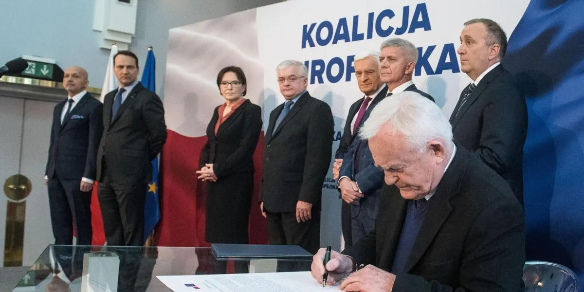 Maski opadły! Schetyna dał się ograć jak dziecko. Leszek Miller już ...