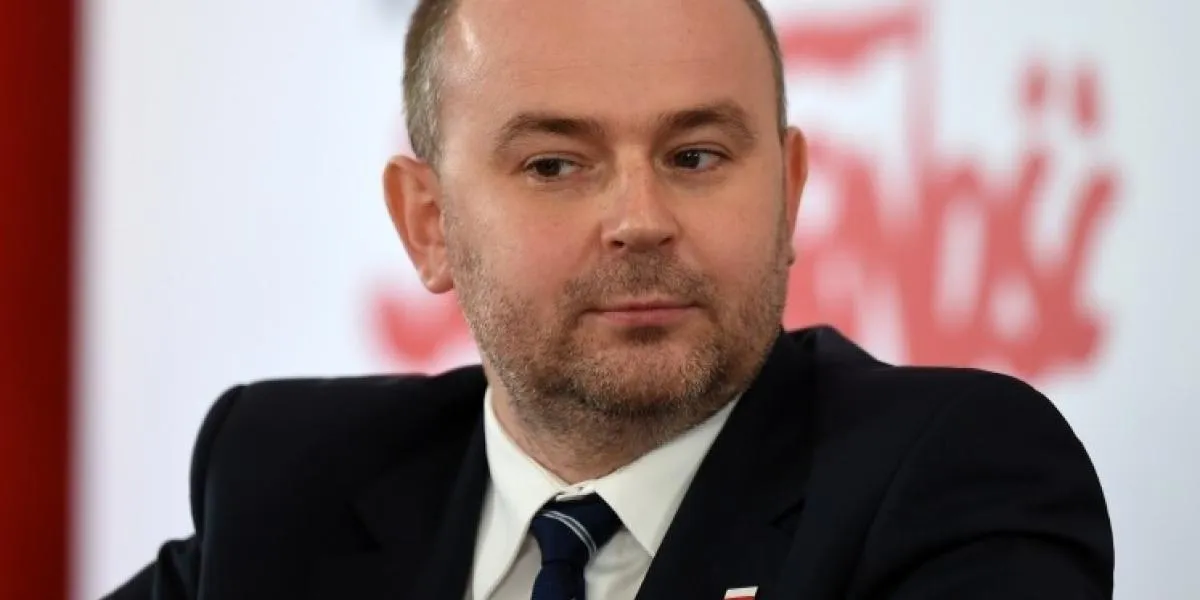 Mucha apeluje do opozycji o merytoryczne zaangażowanie. Zabrał też głos ...