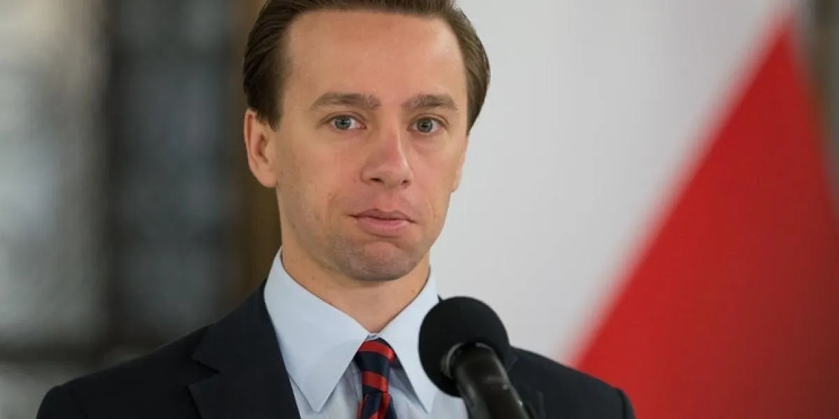 Zniszczono samochód Krzysztofa Bosaka. Premier: Nie ma zgody na agresję ...