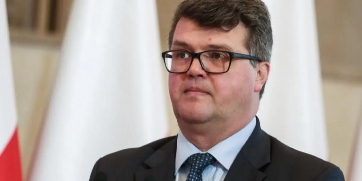 Władze Wałbrzycha zleciły niszczenie banerów wyborczych Dudy? Maciej ...