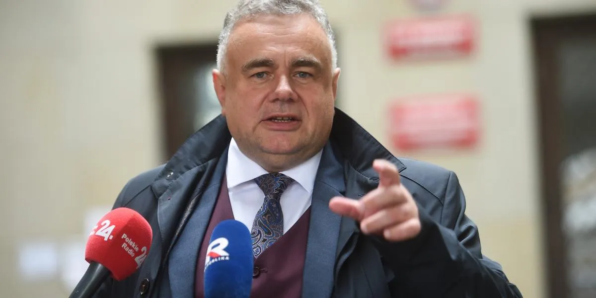 Sakiewicz o próbie wywołania kryzysu migracyjnego. „W Brukseli modlą ...