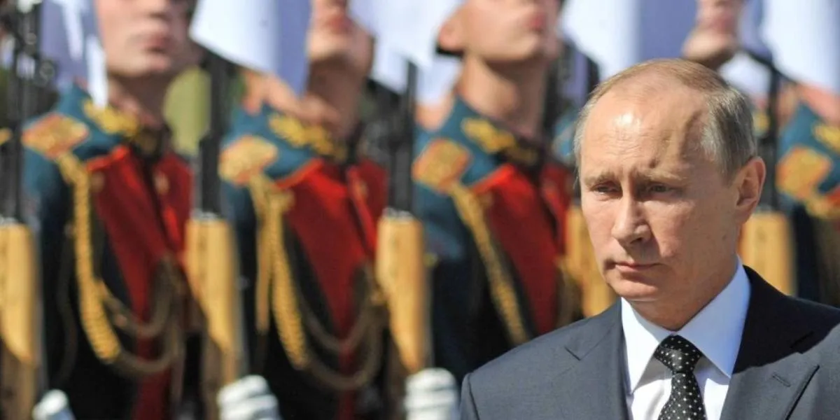 Putin boi się, że jego urzędnicy uciekną z kraju? Media: muszą oddawać ...