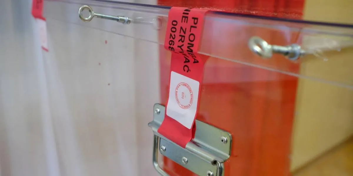 Rozpoczęło się głosowanie w wyborach parlamentarnych i referendum ...