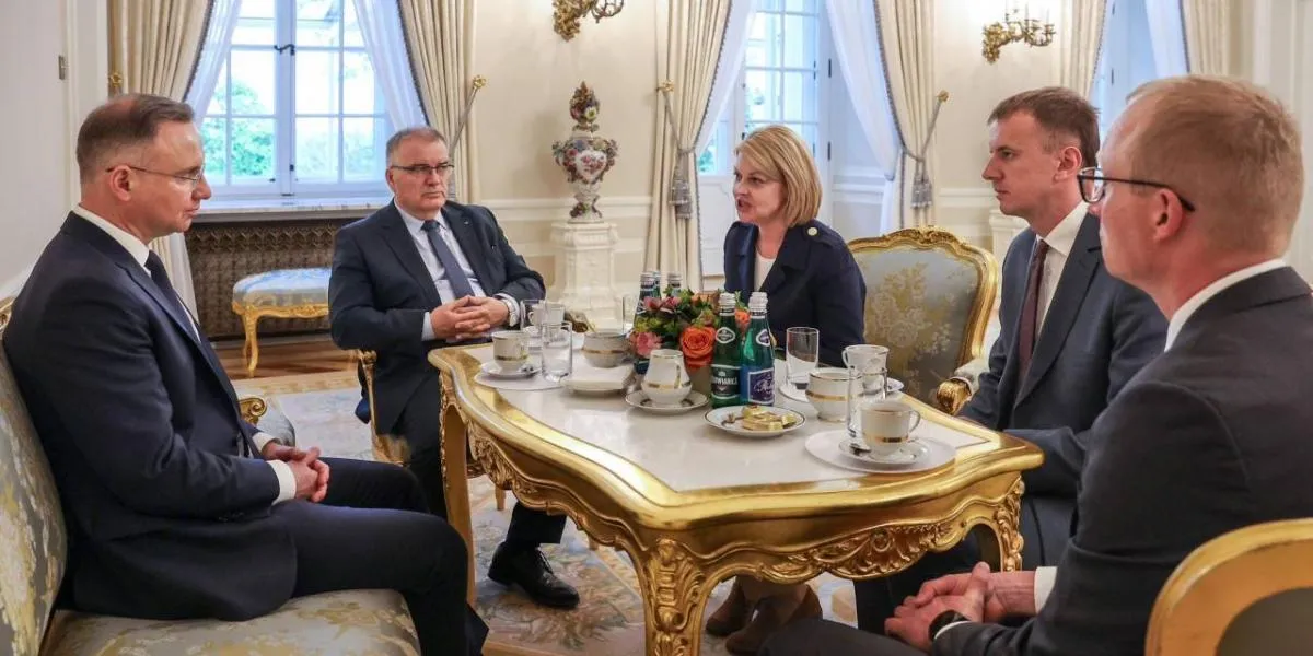 Prezydent spotkał się z prezes Związku Polaków na Białorusi | Niezalezna.pl